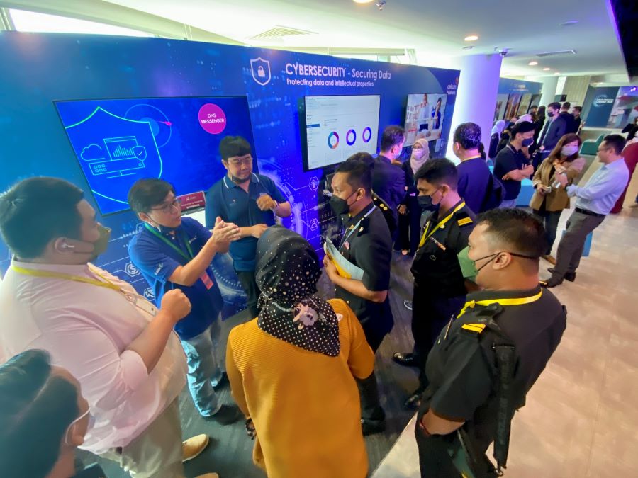 Celcom perkenalkan inovasi teknologi taraf dunia untuk perniagaan ...